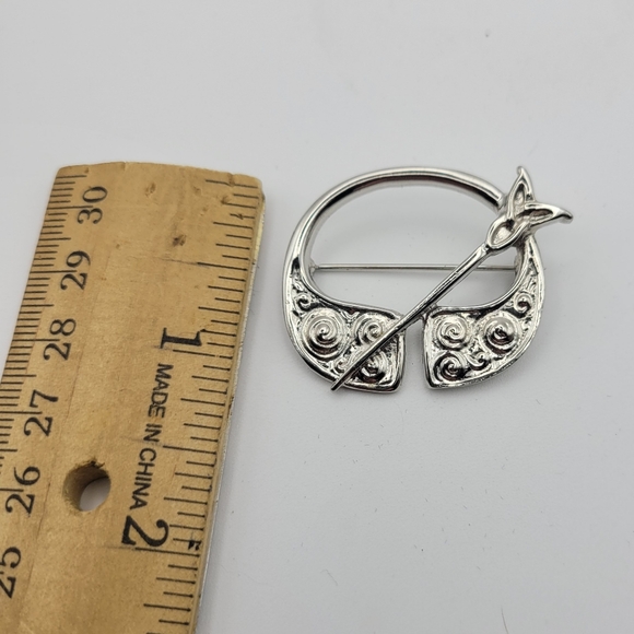 Vintage | Jewelry | Vintage Silvertone Celtic Scottish Tara Brooch ...